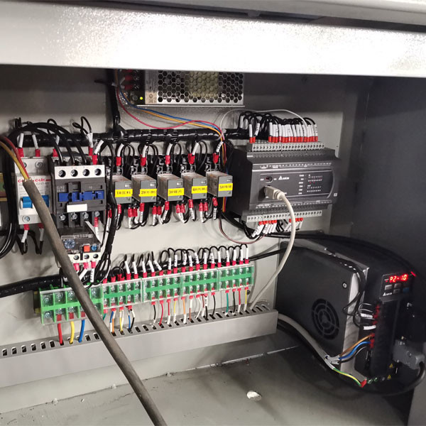 Geautomatiseerde CNC de Blokkensnijmachine van de Zaagmachine Houten Pallet